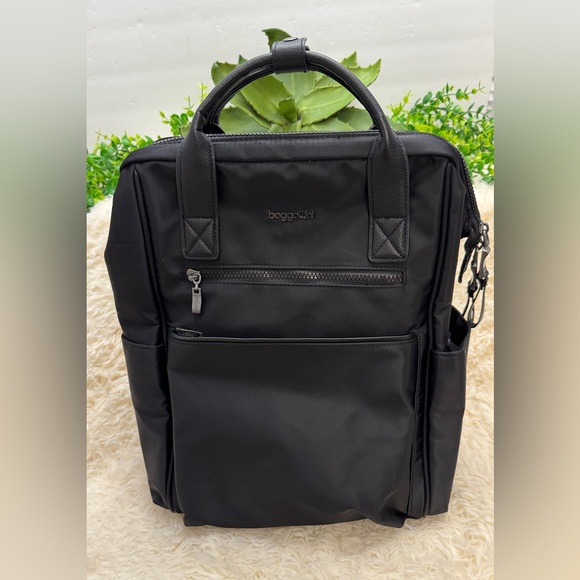 Baggallini | Bags | Baggallini Soho Black Nylon Laptop Backpack Travel ...